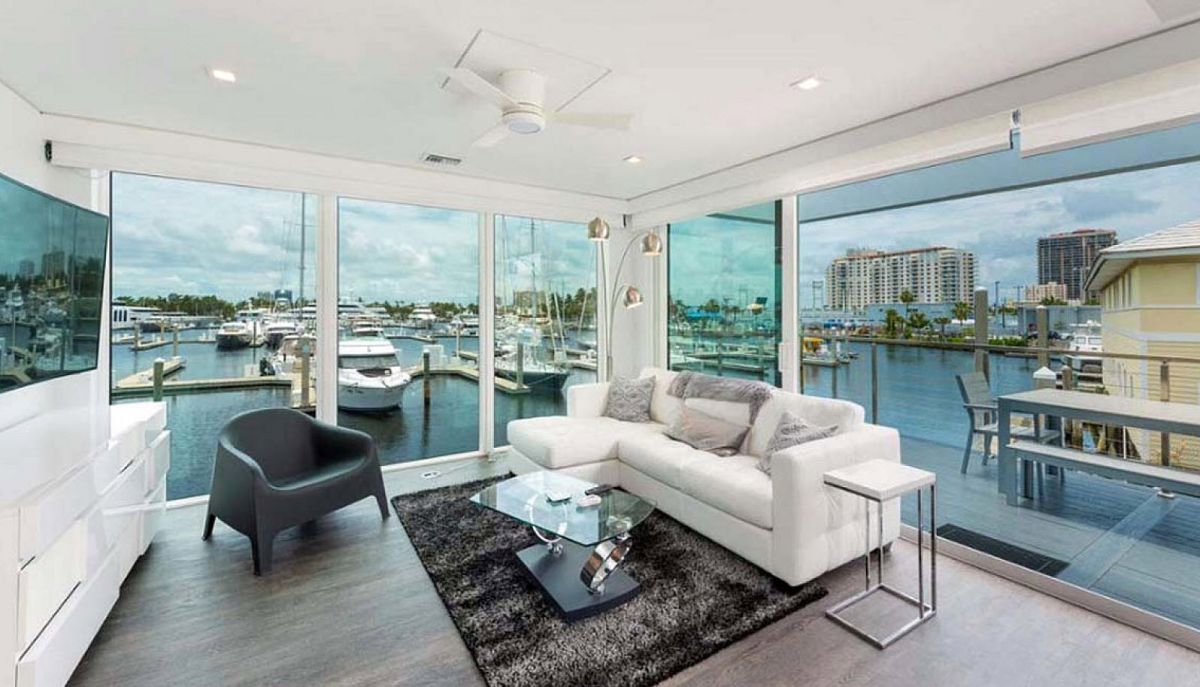 7 Unique Liveaboard Boats For On-Water Living | United Yacht Sales